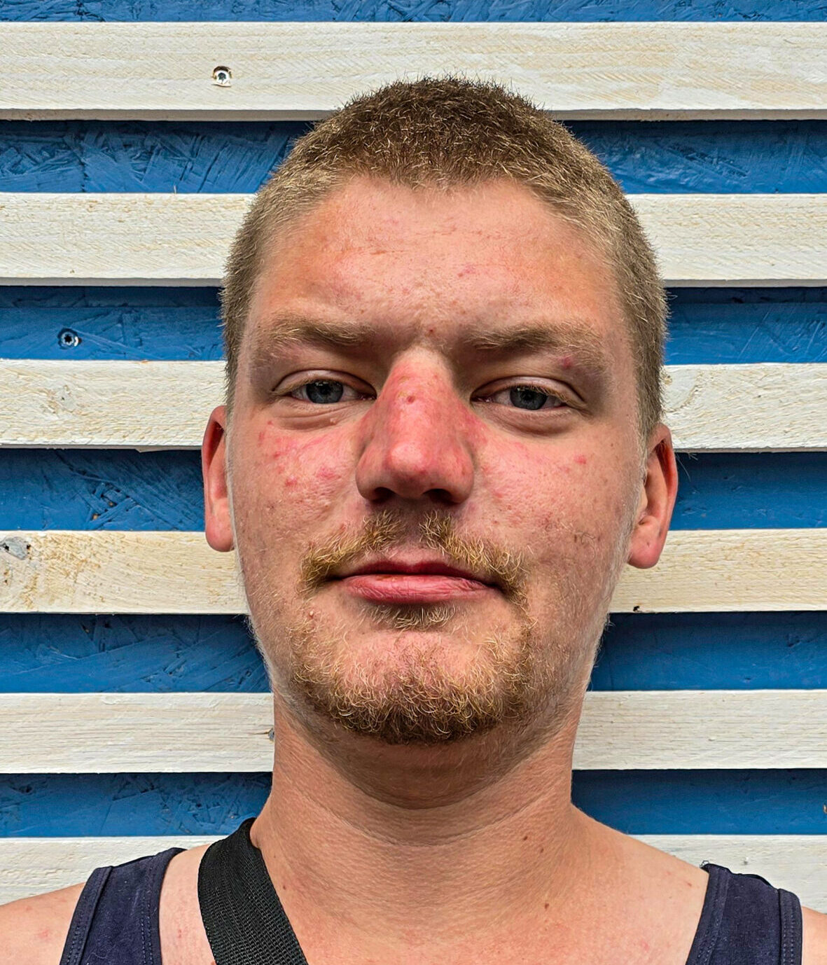 Vom Bauen zum Bewohnen: Heute hat Leon ein Zuhause bekommen! - Little Homes e.V.